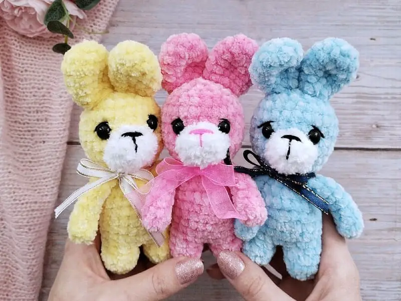 Little plush bunny free crochet pattern | Amigurumi Space