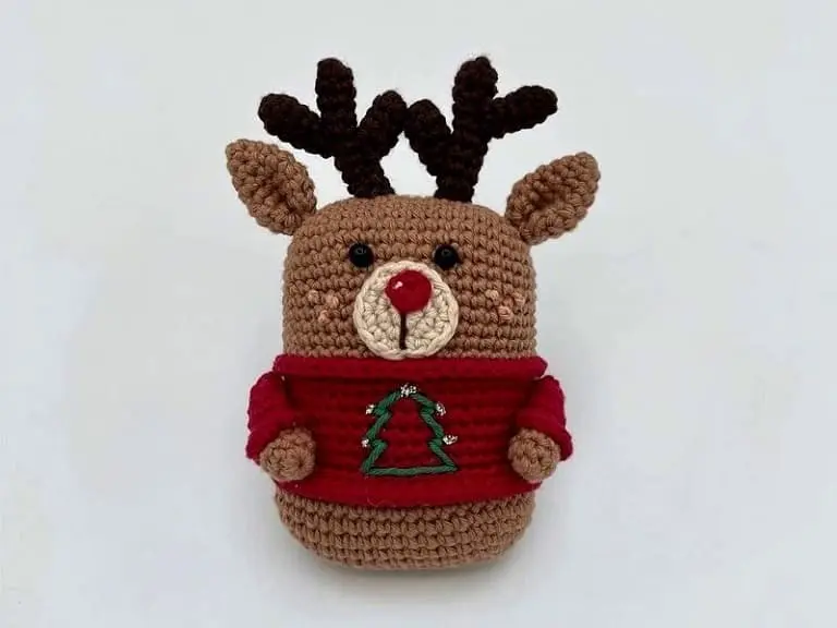 Rudolph the reindeer free crochet pattern | Amigurumi Space