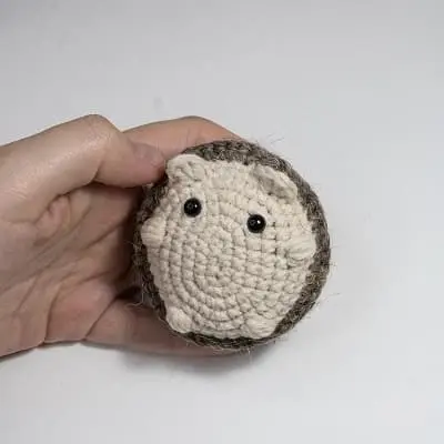 Valentine little hedgehog amigurumi | Amigurumi Space