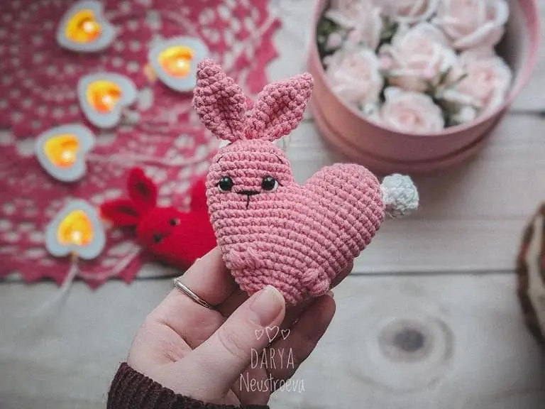 Crochet Valentine bunny heart free pattern | Amigurumi Space