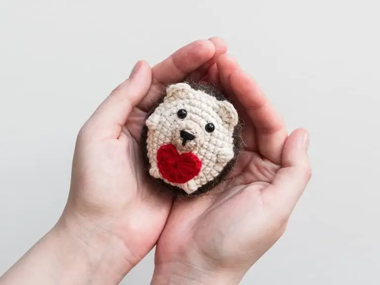 Valentine little hedgehog amigurumi | Amigurumi Space